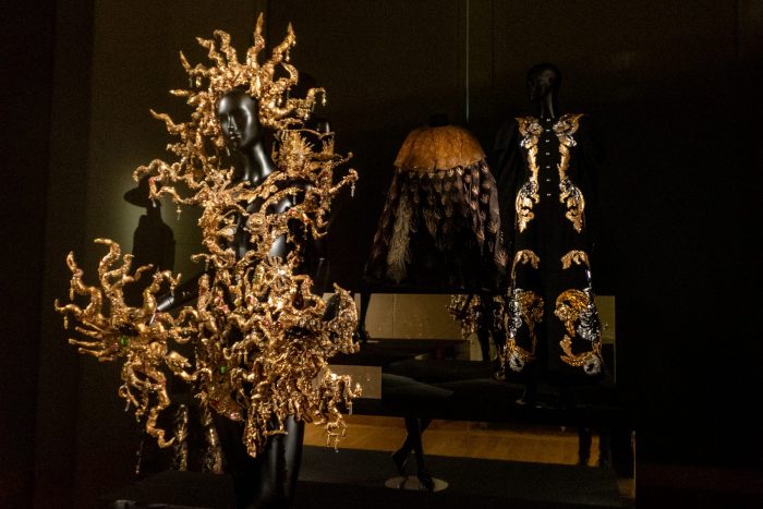 Expo Louvre couture Objets d'art, objets de mode - Tours et culture